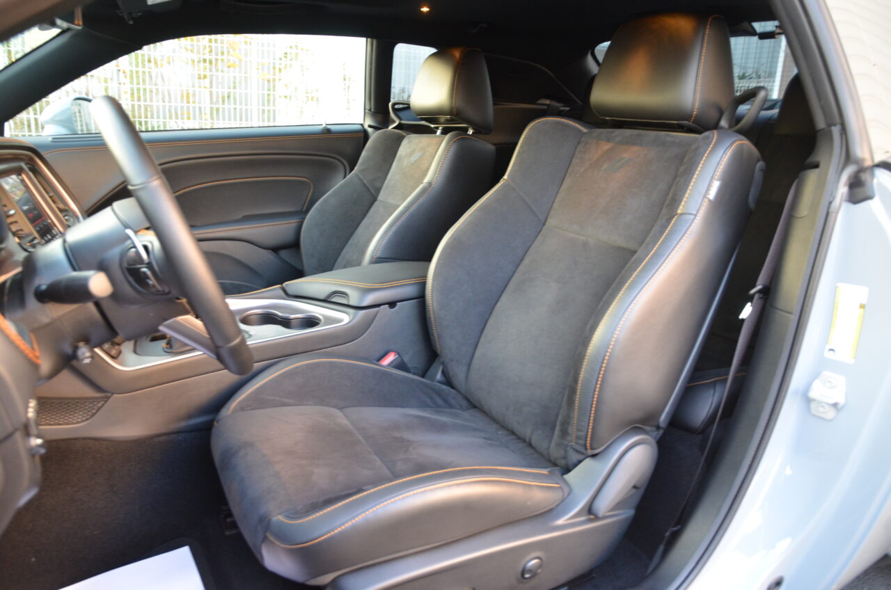 渾身の1台 6.4リッターHEMI ダッジチャレンジャーR/Tスキャットパックワイドボディのご紹介です！ | ビップオート